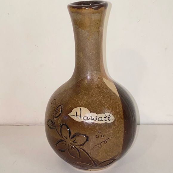 Unbranded | Accents | Vintage Hawaiian Art Pottery Souvenir Vase | Poshmark